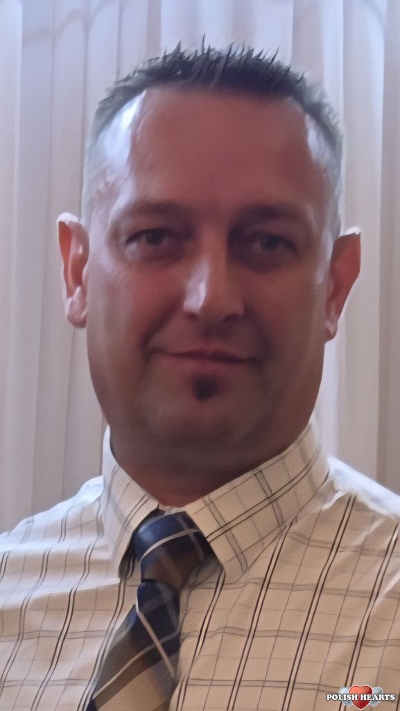 Handsome Polish man: user: ZiBi1011, 44 years old